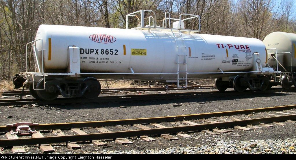 DUPX 8652 in Ti-Pure paint